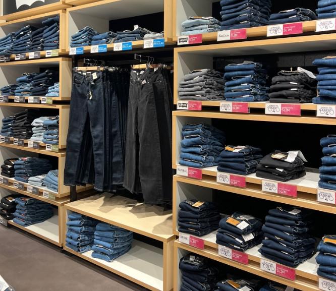 BLACKSTORE