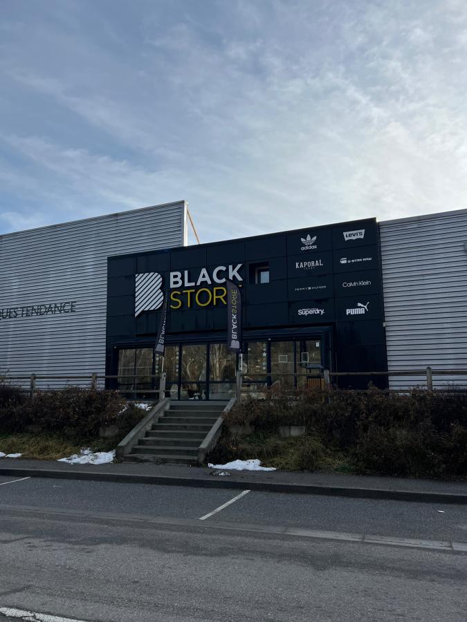 BLACKSTORE